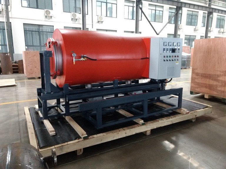 Vacuum Pyrolysis Oven for Cleaning of Screws - SNT